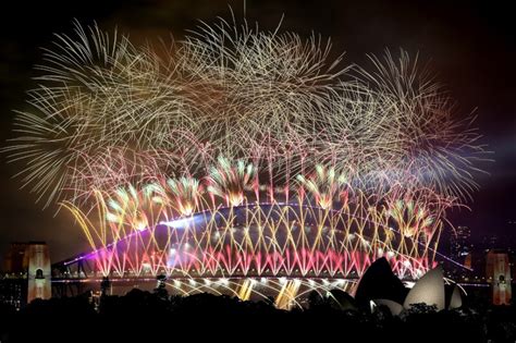 全球喜迎2024年 紐西蘭等國率先點燃跨年煙火 影 零新聞 202312