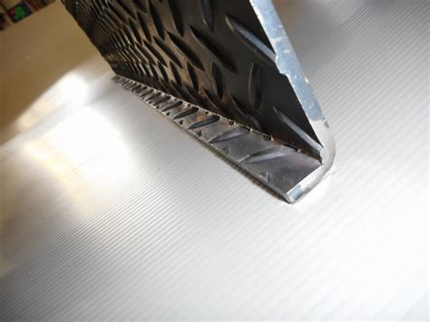 縞鋼板チェッカープレート製ステップ板金溶接製缶加工