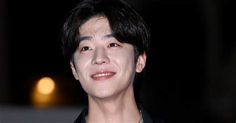 채종협 달달한 꽃미소 하트는 덤[엑s Hd포토]