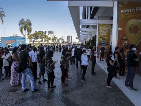 Em Dia De Reabertura Shoppings De Brasília Têm Filas E Movimento Intenso