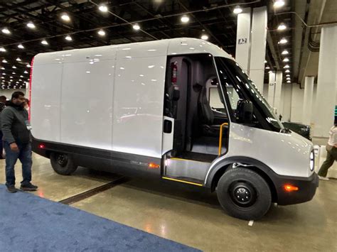 Not Just For Amazon Any More Rivian Adds Ev Delivery Van Customers