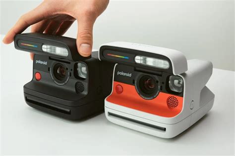 Polaroid S Flip Introduces An Innovative Sonar Autofocus System That
