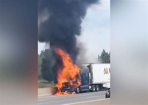 Video Transport Truck Fire Closes Lanes On Highway 401 Indurham