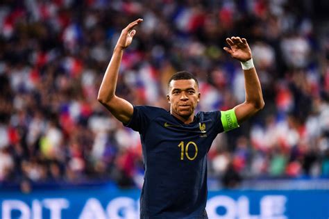 Lewandowski Mbappé Est Un Nouveau Modèle Pour Le Football Français Site