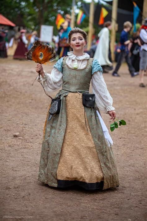Pin Van Cinda Campbell Op Renaissance Fair Costumes Ideas Coole Dingen