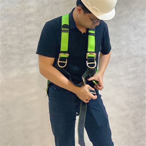 How To Wear Safety Harness Correctly Qss Safety Products