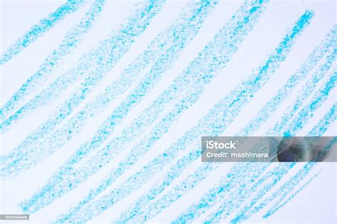 白い背景に紙の上に描く青いオイルパステル抽象的な落書き いたずら書きのストックフォトや画像を多数ご用意 いたずら書き からっぽ