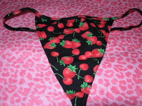 Victorias Secret Sexy V String G String Skimpy Strappy Strawberries S