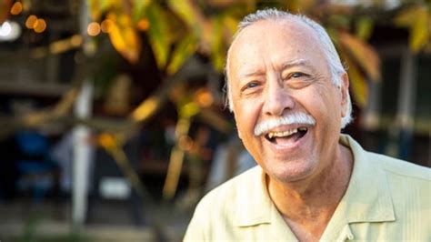 El nuevo beneficio de Telmex para adultos mayores con INAPAM Vía Tres