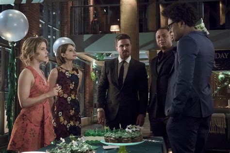 Arrow Black Siren And Dark Archer Return In New Photos From Season 5