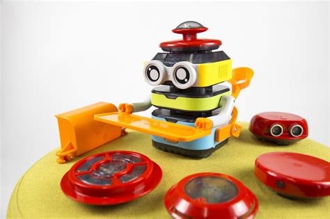 Tacobot De Uitdagende Robot Met Sensorhoeden En Ook Bestuurbaar Met Een