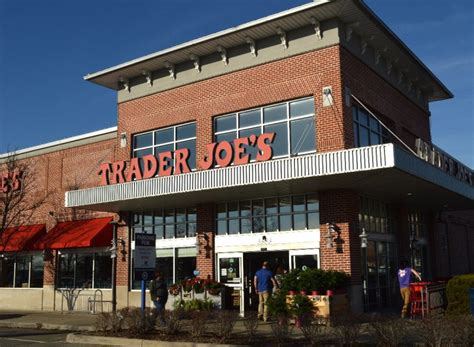 6 Best Frozen Pizzas At Trader Joes