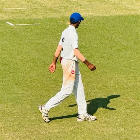 Henil Patel 🇮🇳 Imhenil18 • Threads Say More