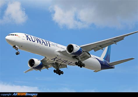 Boeing 777 369er Kuwait Airways 9k Aol