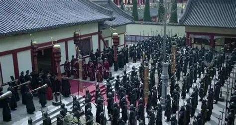 秦王嬴政都已经离开咸阳去往雍城，为什么嫪毐还要占领咸阳？势力秦国秦始皇