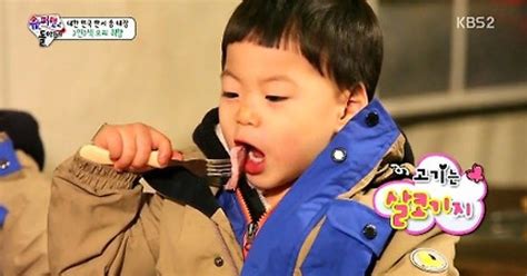 슈퍼맨이 돌아왔다 삼둥이 오리고기 먹방 세상에 둘도 없는 사랑스러운 풍경
