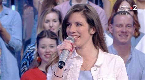 Noubliez Pas Les Paroles De Retour Ce Soir Laure Va T Elle Rester