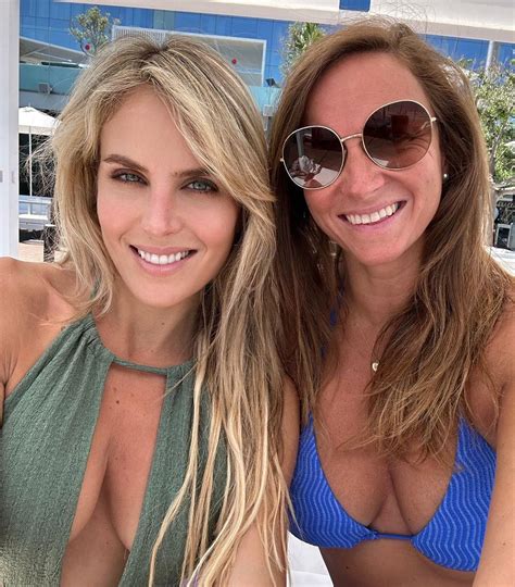 Famosas Y Presentadoras On Twitter Angie Rigueiro Y Hermana