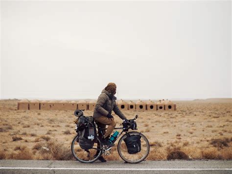 លោក ទីវ តារារិទ្ធិ ធ្វើដំណើរជិះកង់រៃអង្គាសថវិកា ដើម្បីសប្បុរសធម៌