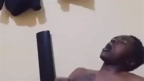 Benvao 和 Ace Amber 热辣的亚洲 Twink 无鞍淋浴乐趣 Xhamster