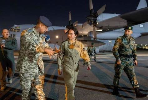 Walau Berstatus Keluarga Kerajaan Putri Salma Ikut Terjun Bantu Warga