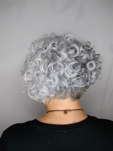 Pin De Gemma Morgan Em Magical Makeovers Cortes De Cabelo Pixie