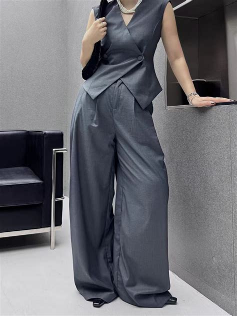 Elegantly Boutique Added A New Photo Elegantly Boutique