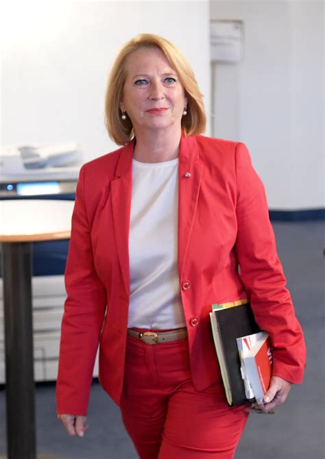 Zu Viele Details Unglaubwürdig Doris Bures Kritisiert SpÖ Parteiprogramm