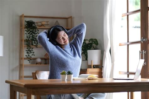 Premium Photo Young Attractive Asian Female Relax Cross Arm Behind