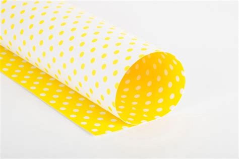 CARTULINA MURESCO ENTRETENIDA LUNAR AMARILLO FLU Rayuela