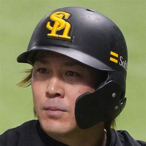 「細身スタイルが眩しい」ソフトバンク甲斐拓也、ユニホームのパンツがファン「笑ってごめんね」「まさかのクリパンw」：「おっ！」でつながる地元