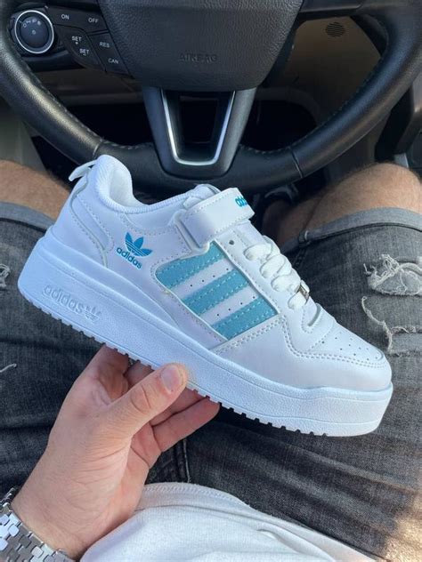 Кросівки жіночі Adidas Forum — ціна 1200 грн у каталозі Кросівки Купити