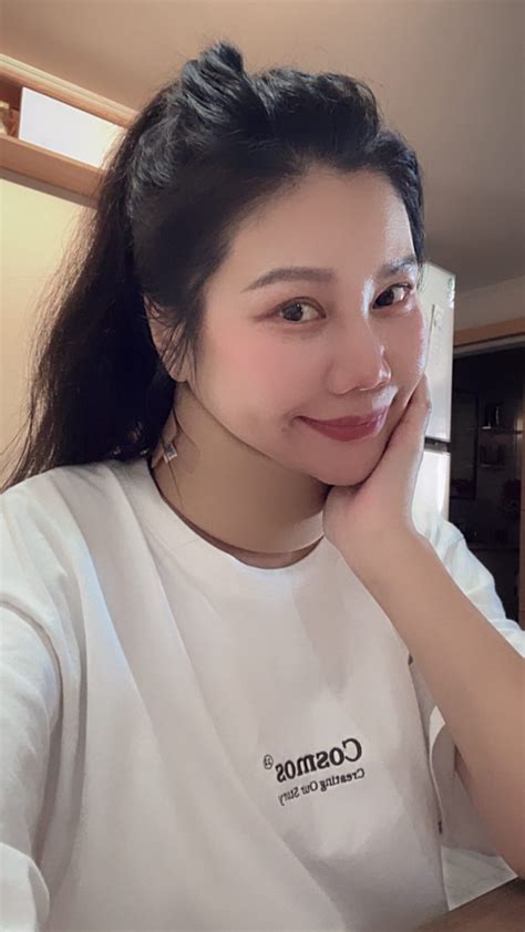 昨天醫生說我的狀態要買課程 十堂一萬九 護理師跟我說看妳要治標還是治本 我說為什麼看醫生會有治標治本的選擇 護理師說對啊如果妳想要完全好