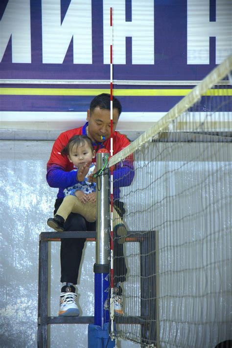 Монгол Улсын Манай аавууд ийм хөөрхөншд ажлаа хийнгээ л хүүхэд харчихдаг 🥰 Facebook