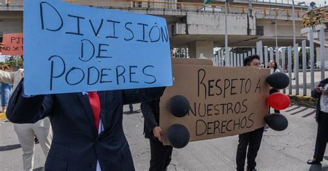 Paro trabajadores del Poder Judicial de la Federación CJF condena quema de piñata de AMLO