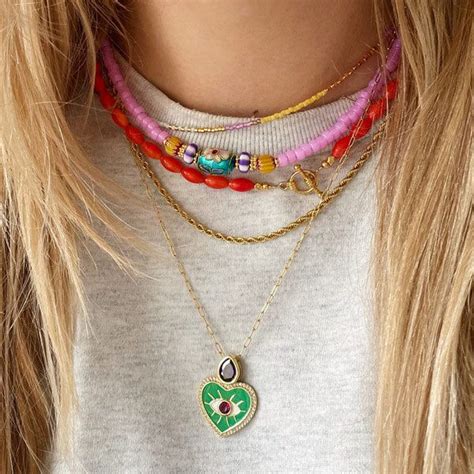 Ketting Pink Flower Goud Beadies In 2024 Beaded Necklace Outfit
