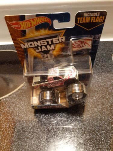 Madusa Hot Wheels Monster Jam Truck 164 Tour Favorites 310 Team Flag