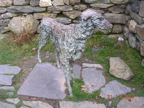 Gelert The Faithful Hound Statue Beddgelert Lo Que Se Debe Saber Antes De Viajar Tripadvisor