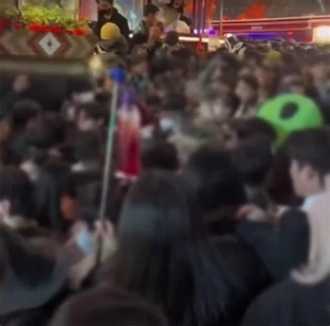 우리가 더 힘세 밀어 라고 외친 토끼 머리띠 남성 실제 처벌 가능성은 위키트리