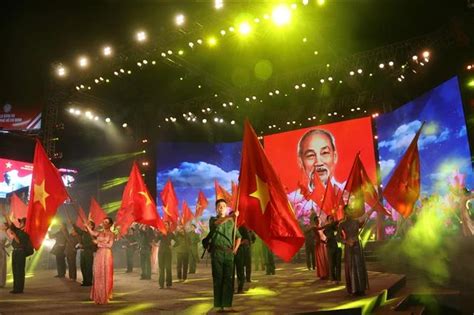 越南国庆节77周年：“独立节—民族希望之光”文艺晚会精彩纷呈 Vietnam Vietnamplus