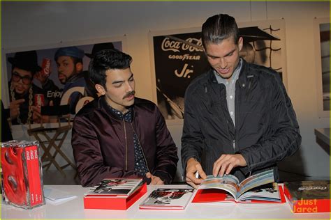 Joe Jonas And Blanda Eggenschwiler Party Hopping Pair Photo 624264