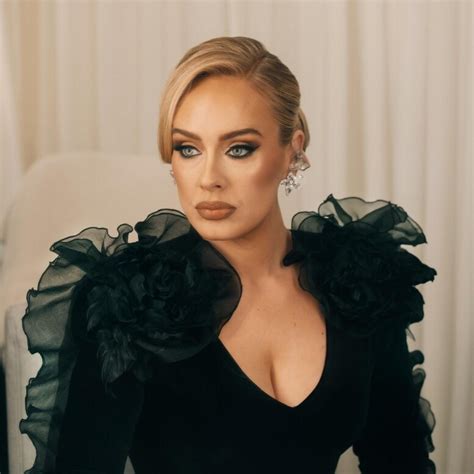Adele Elle Hk