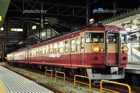 北陸本線 普通列車 475系 写真素材 5481300 フォトライブラリー photolibrary