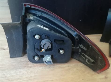FORD MONDEO MK4 LIFT HB LAMPA LEWA TYŁ DEMONTAŻ 8364582847