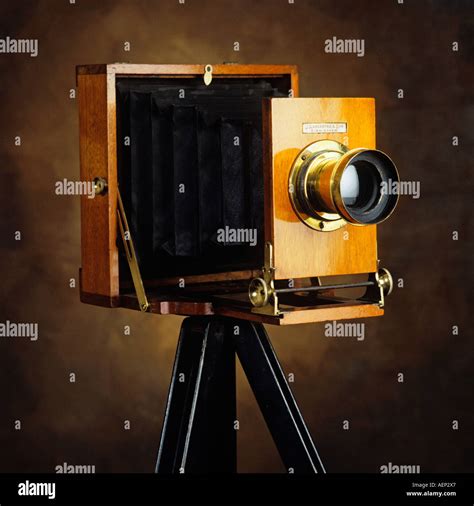 Photographic History1884 Lancaster Le Merveilleux Half Plate Wood And