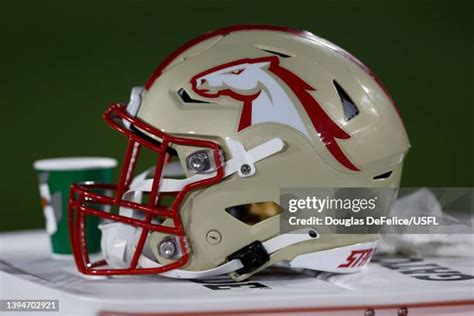 Alabama Helmet Photos And Premium High Res Pictures Getty Images