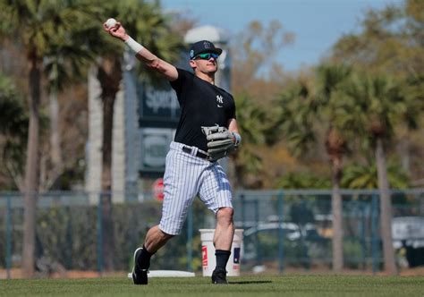 Yankees Josh Donaldson Stuck In Injury Holding Pattern Total News