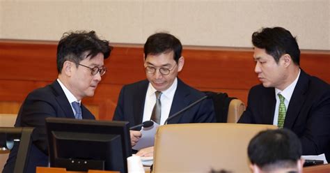 국회 탄핵소추된 검사 직접 신문한다
