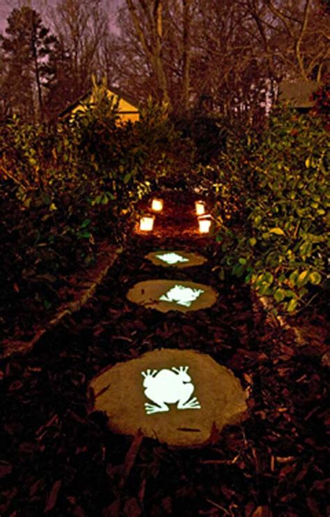 23 Diy Stepping Stones To Brighten Any Garden Walk Woohome