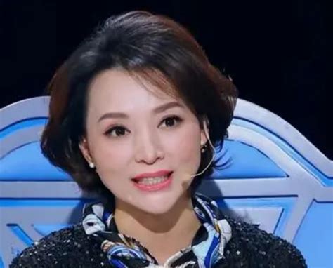 央视主持人大赛来了，冯琳高分第一却被指虚高，董卿今年遗憾缺席明星八卦娱乐新闻今日娱乐圈